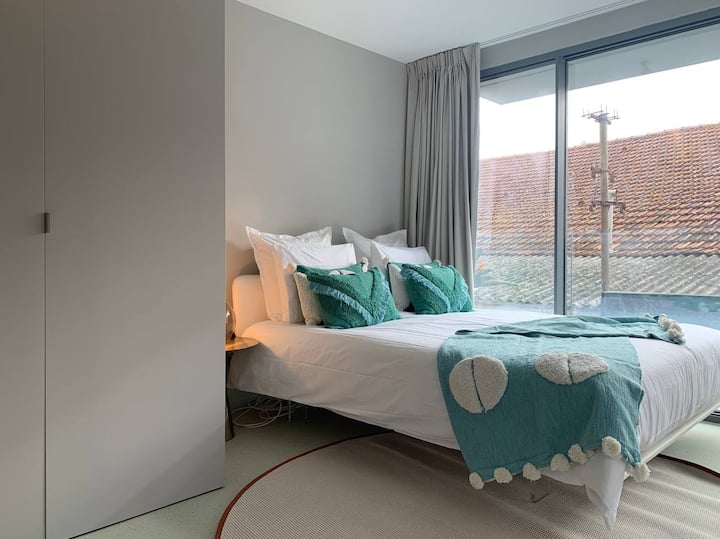 1-bed Apartment Av. Liberdade (Min 1 Month) - Lizbona