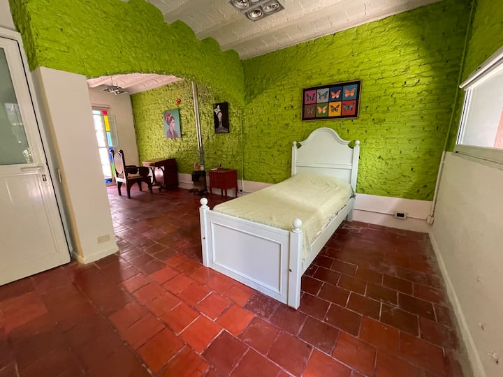Habitación Privada En Casona Estilo Colonial - Bella Vista