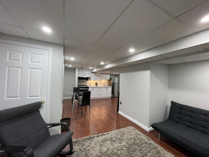 Comfy Basement Studio Getaway - Markham