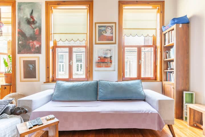 Spacious Traditional Iconic Greek House - İzmir