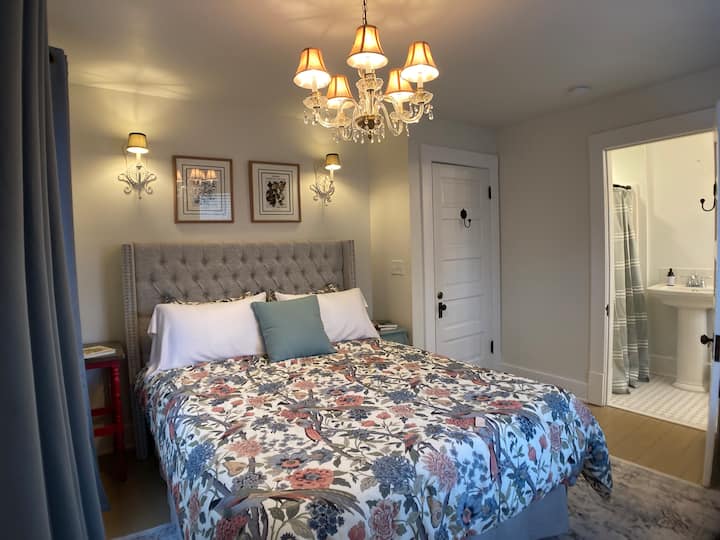 Vintage Inn B&b-queen Mosel Suite - South Haven, MI