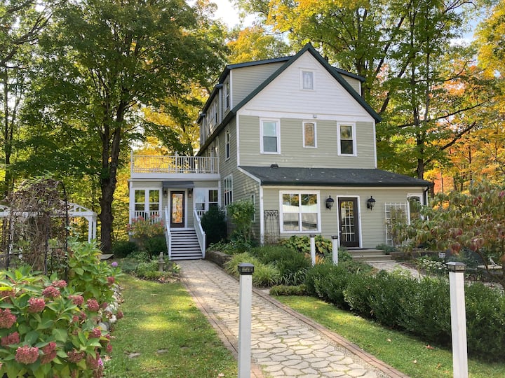 Vintage Inn B&b-queen Mosel Suite - South Haven, MI