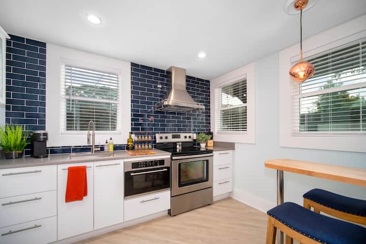 Blue Door Tiny House San Marco - Jacksonville, FL