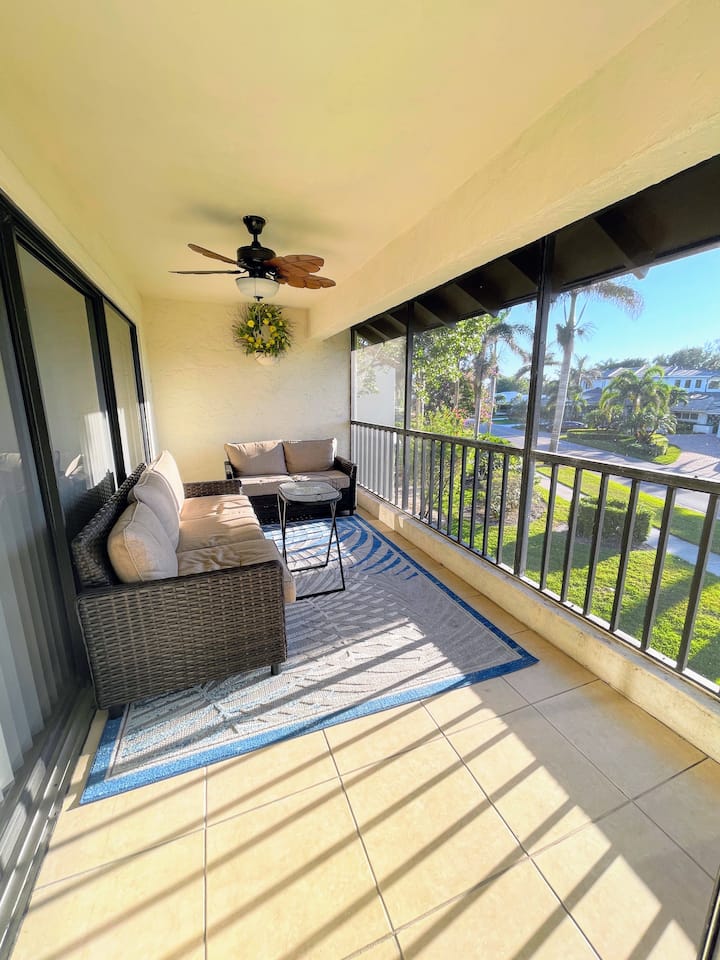 Jacaranda By The Gulf Of Mexico - 네이플스