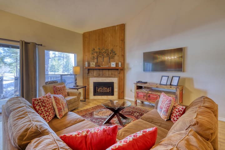 Stay Warm By A Cozy Fire In Uptown Pagosa Springs! - Pagosa Springs, CO