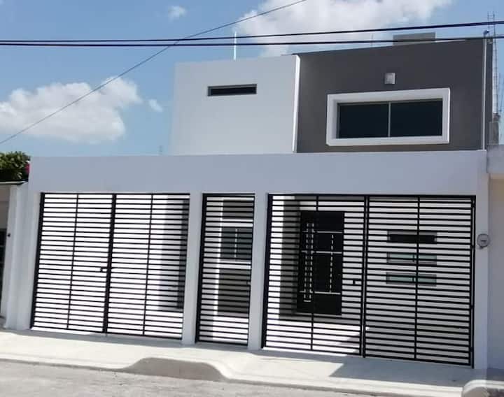 Rento Residencia De 2 Pisos, Amplia Y Confortable. - Tepic