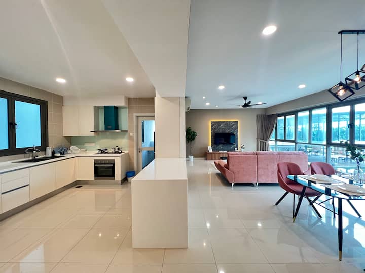 Oceanus Suite . Ir @ 3br 6pax Near Legoland - Nusajaya