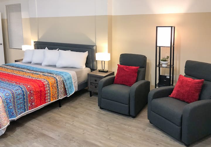 Cool Studio-offer - New Interior - Premium Tv - Fort Myers Beach, FL