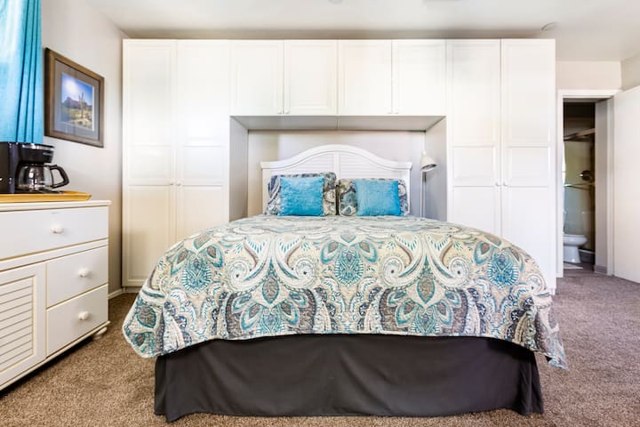 Large Private Bedroom And Bath - Tempe, AZ