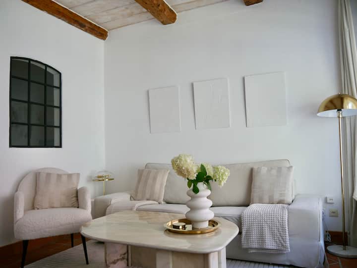 Old Town Apartment With Free Parking - Deutsch Evern