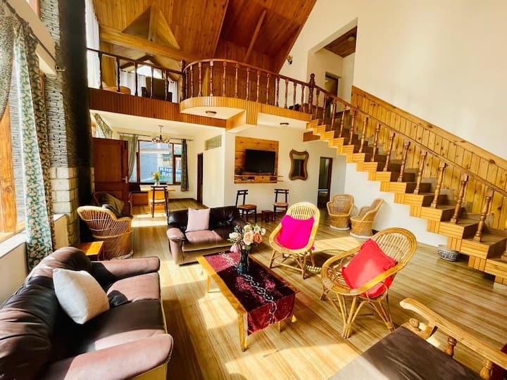 Modern Studio Cottage Pentahouse - Manali