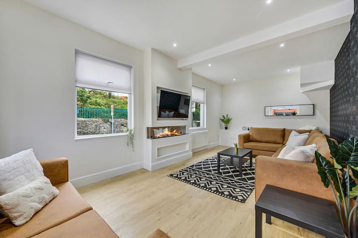 Luxury 6br Group Stay | Beautiful Open-plan - Barrow-in-Furness