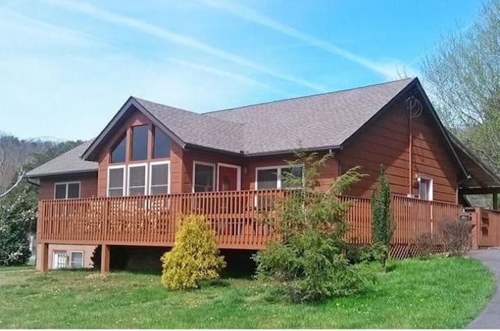 Family Memories Cabin! - Wears Valley, TN