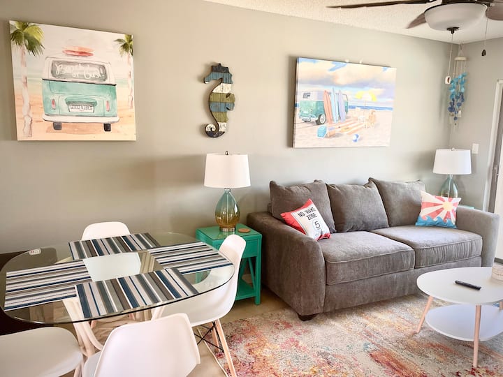 Remodeled Retro Vibe! 2bed/2bath - Gulf Shores, AL