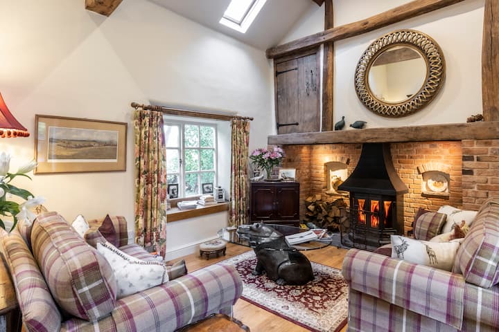 Horseshoe Cottage Farm In Rural Leicestershire - Loughborough