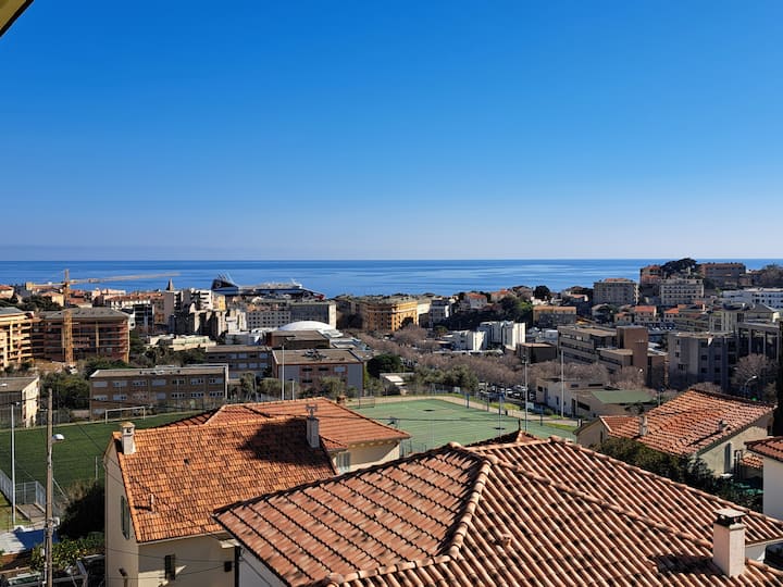 Grand T2 Proche Centre Ville, Vue Mer Et Montagne - Bastia