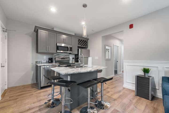 3br*2bath*parking And Outdoor Patio - Newport, RI