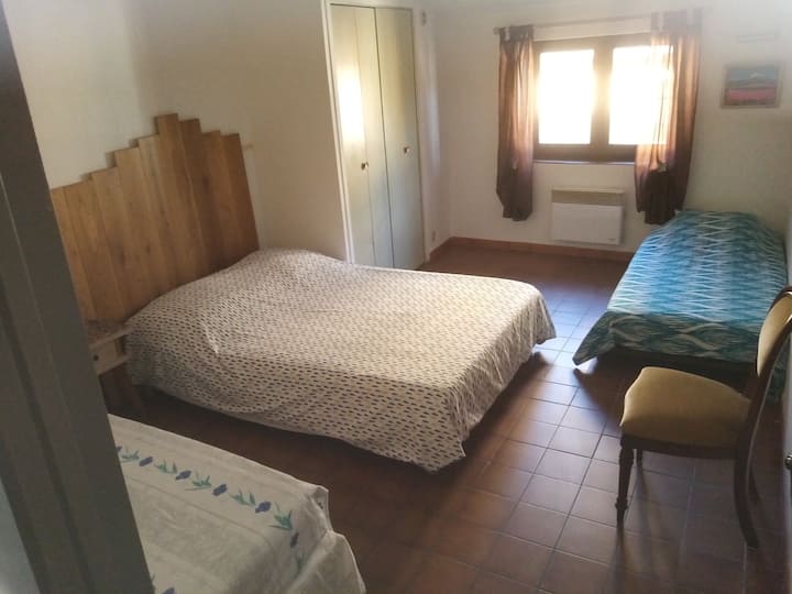 Chambres Spacieuses Privées Av/espaces Privés Aups - Aups