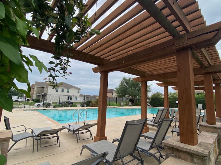 Columbia Cottage - Universal City, TX