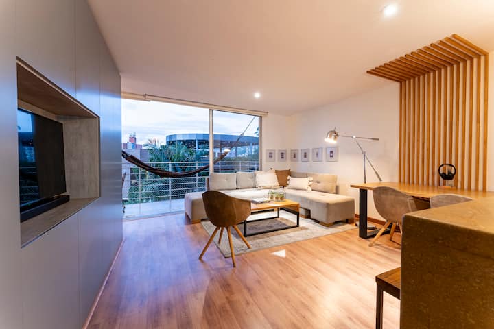 Modern-cozy Apt/exclusive Area! Poblado/ Hs Wi-fi - Medellín