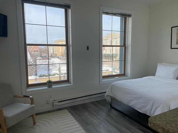 Modern Downtown Loft On The 400 Block - Wausau, WI