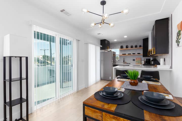 Luxe & Cozy Getaway W/skyline Views! 10 Min To Dt! - San Diego