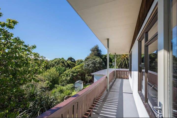 Garden Paradise - Contractors Welcome - Porirua