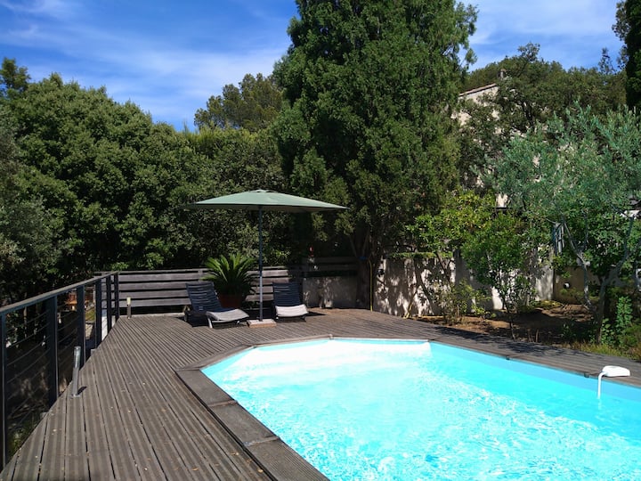 Superbe Haut De Villa Et Piscine - Toulon