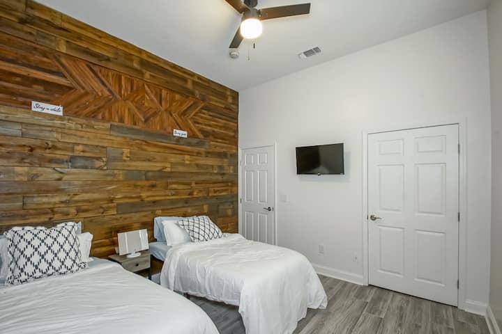 9 Min From French Quarter - Entire House, New Reno - New Orleans, LA