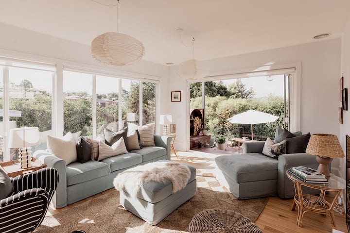 House On The Hill In Central West Hobart - Hobart