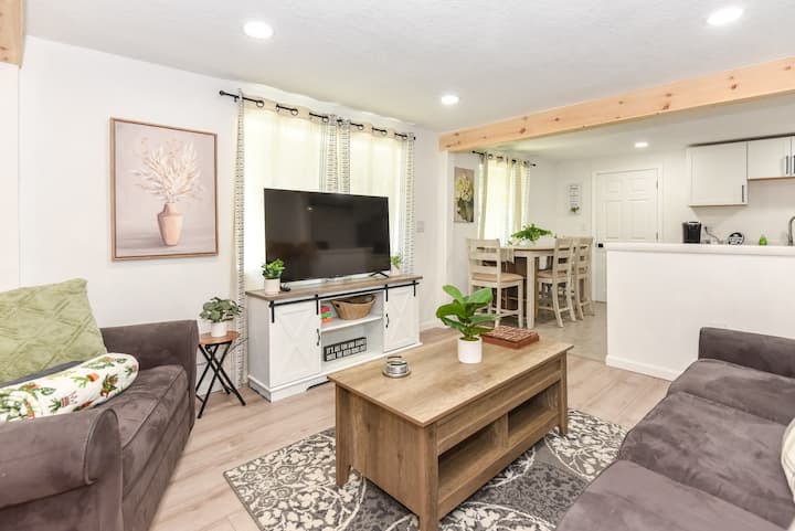 Family Friendly Home Near Beach & Speedway! - Ormond Beach, FL