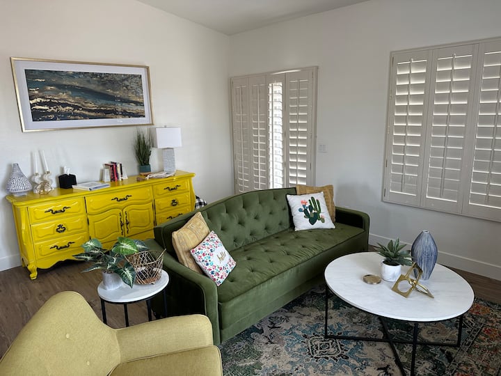 Spacious Casita-style Guesthouse W/ Private Patio -