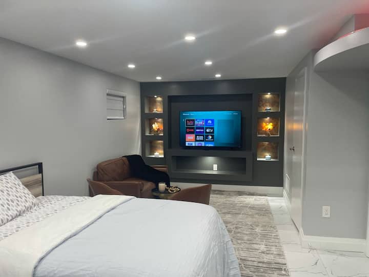 Two Beds And Free Parking Brand New Unit - Mississauga