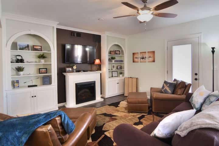 Pilot's Paradise W/ Private Pool, Near Light Rail - Mesa, AZ