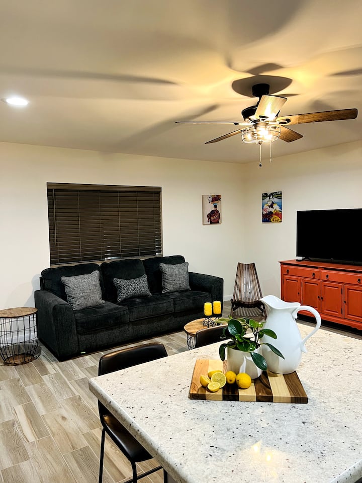 Desierto Home Guest House - Phoenix, AZ