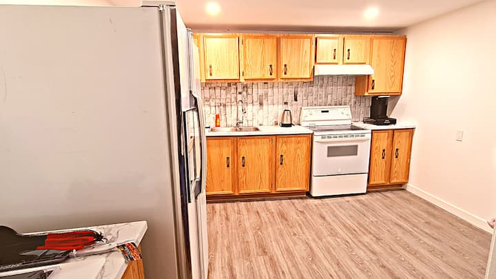 Private Bedroom With Free Parking (On Offer) - Belmont