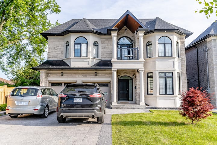 Lake Ontario Stylish Family-friendly House - Toronto