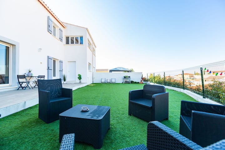 Sur Les Hauteurs De Marseille - Vue Mer Et Jacuzzi - Marseille