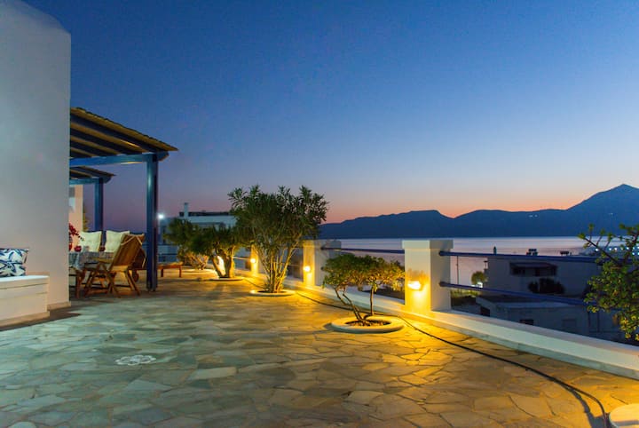 Aegea Milos: A Traditional  Well-located Villa - Milos