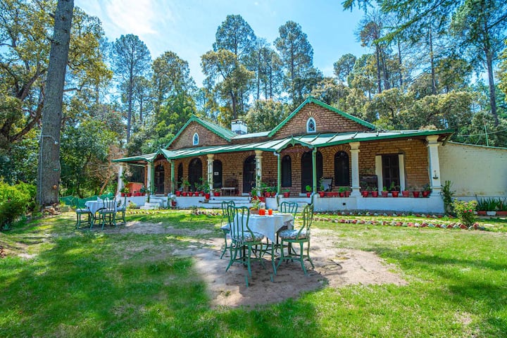 3br W/- Breakfast-stayvista @ Colonial Retreat - Ranikhet