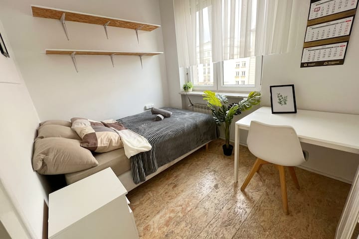 Room In Popular Area - Warschau