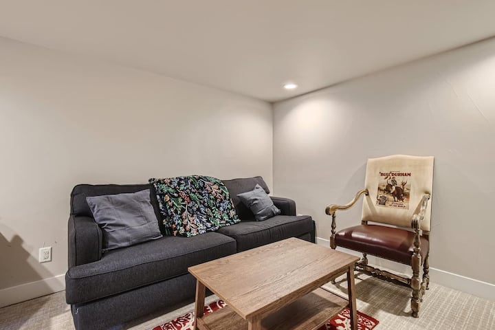 Edgewater Nook - Lakewood, CO