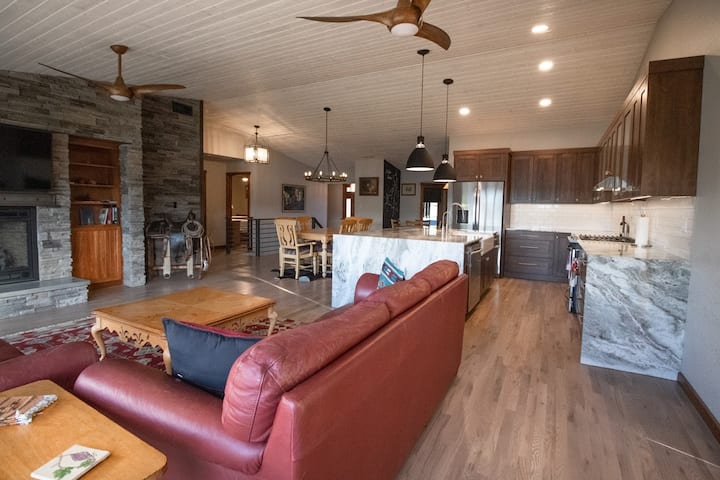 Spacious, In Town, Waterfront! Monthly Rental Only - Durango, CO