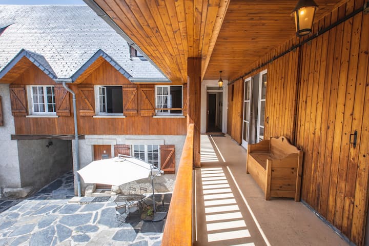 Pyren'escape: Maison Et Gîte Pour 21 Pers - Val Louron