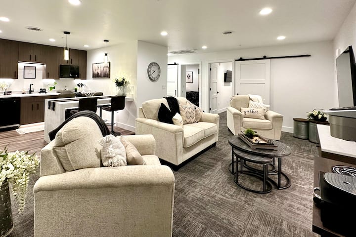 Rumsey Lofts (Suite 2) One Block From Main Street! - Cody, WY