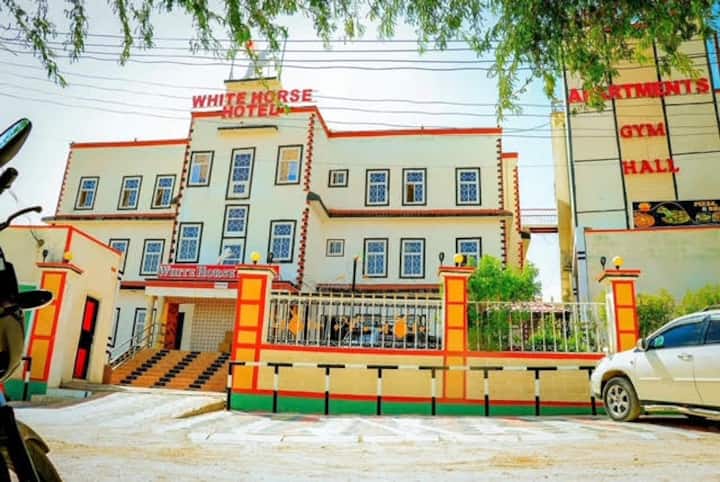 Whitehorseapartments (Two Deluxe Bedrooms No 303) - Somalia