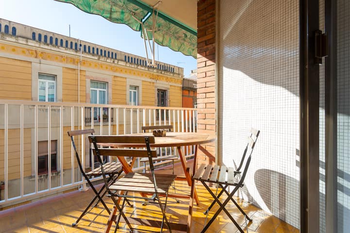 Apartment Near Plaza España - Santa Coloma de Gramenet