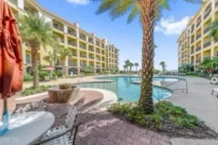 Beachside 1st Floor Condo - Pass Christian, MS