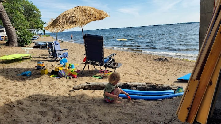 Sandy Beach Cottage #2 On Lake Nipissing - Sturgeon Falls