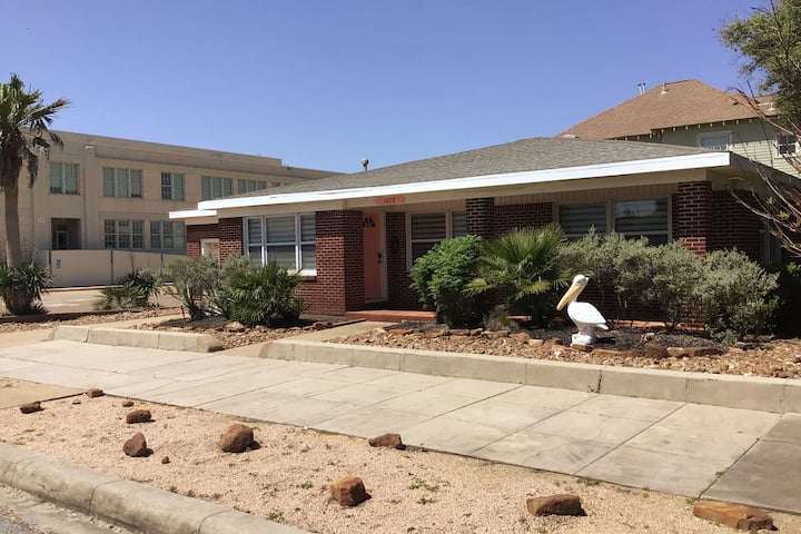 Island Seabreeze-steps To Beach+1 Night Stays - Galveston, TX